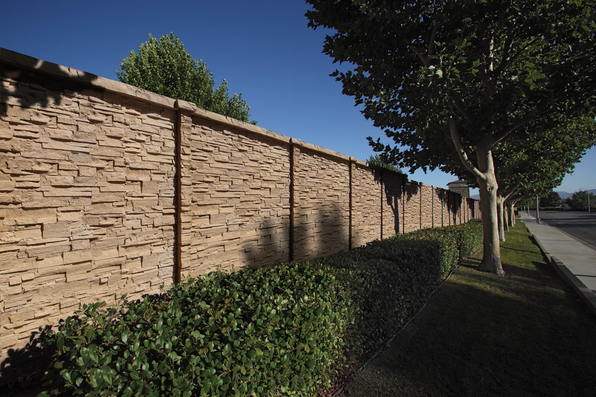 ChiselStone Precast Concrete Fence | Hilltop Concrete